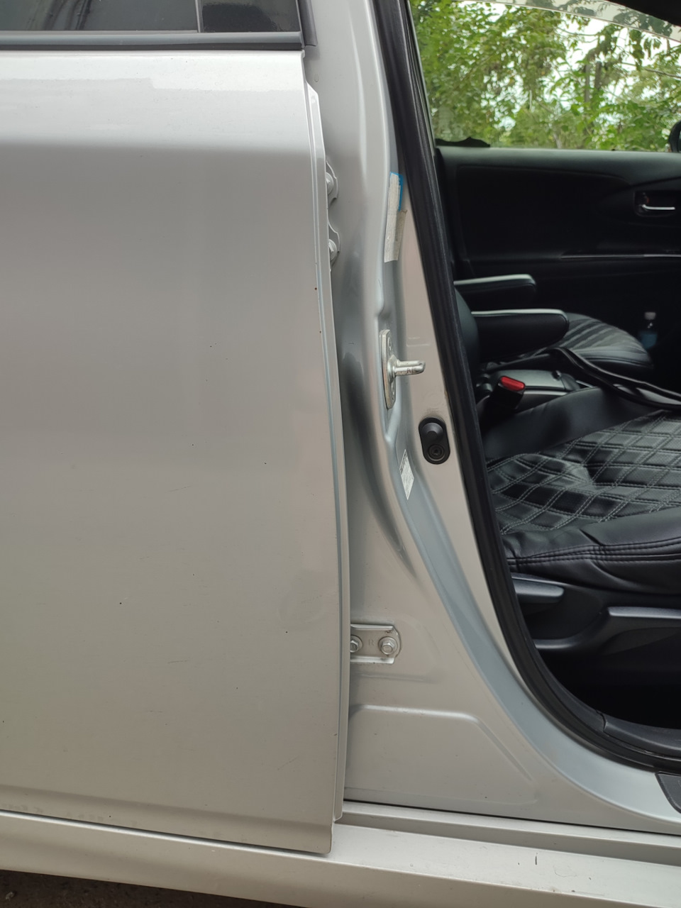 Уплотнительные резинки — Toyota Wish (AE20), 1,8 л, 2011 года ...