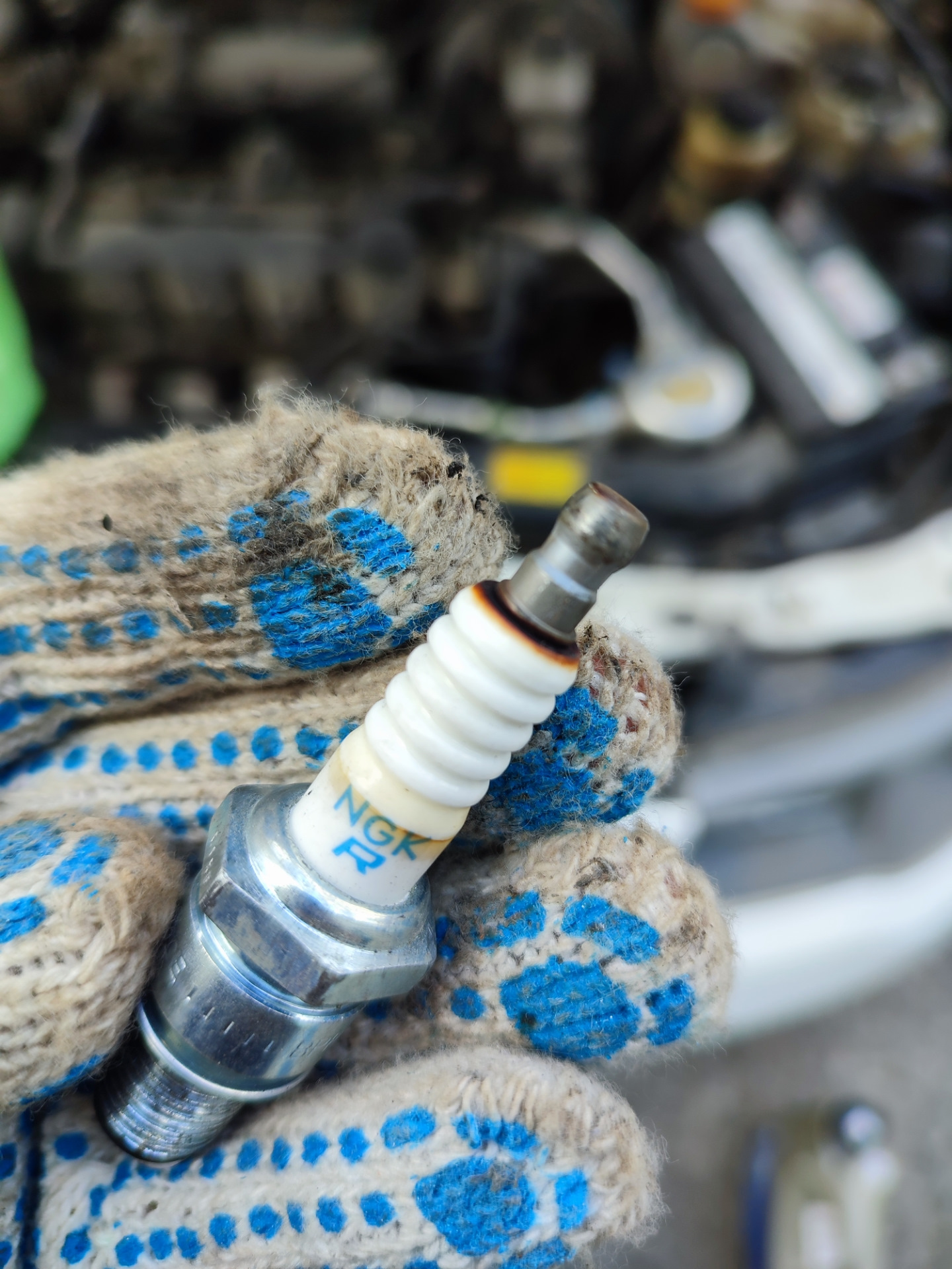 Замена свечей и высоковольтных проводов. — Daewoo Nexia (N150), 1,5 л ...