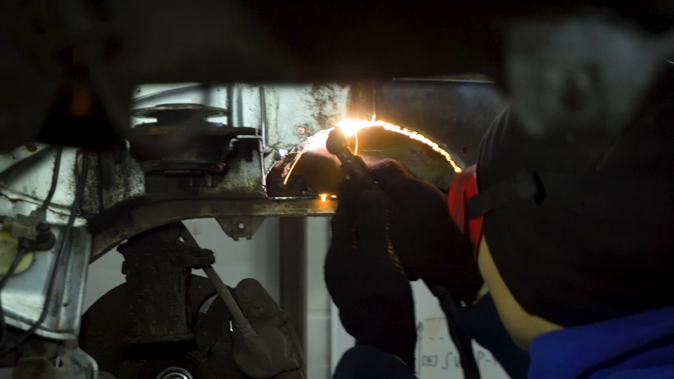 Пилим лонжерон — Lada Приора седан, 2 л, 2008 года | видео | DRIVE2