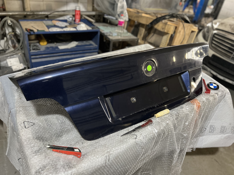 Замена крышки багажника — BMW 5 series (E39), 3 л., 2001 года ...