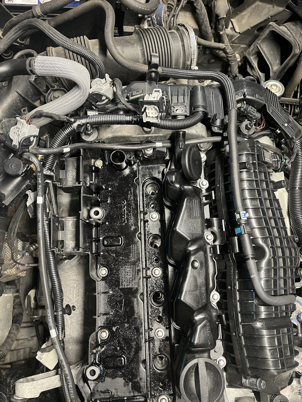 Замена клапанной крышки, чистка ЕГР и прочее — Volvo V60 (2G), 2 л ...