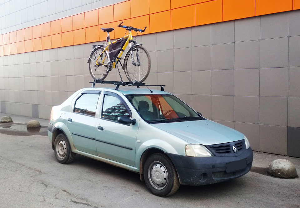 Багажник на крышу для велосипеда — Renault Logan (1G), 1,4 л, 2008 года ...