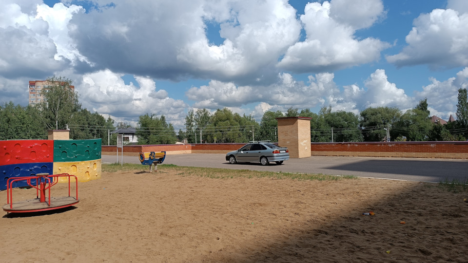 Верхние опоры пружин передней подвески — Renault Laguna I, 1,6 л, 2000 ...