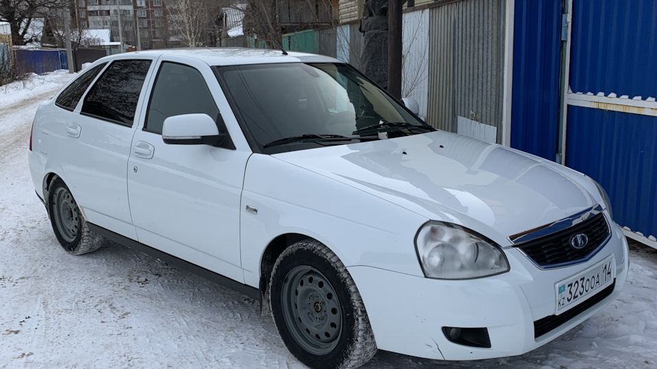 Центральный замок помогитеее — Lada Приора хэтчбек, 1,6 л, 2013 года ...