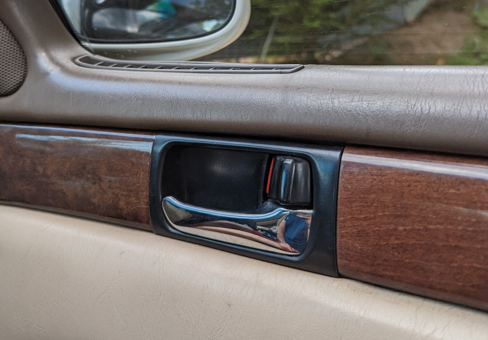 Внутренние ручки дверей от Toyota Celsior F20 — Toyota Soarer (3G), 2,5 ...