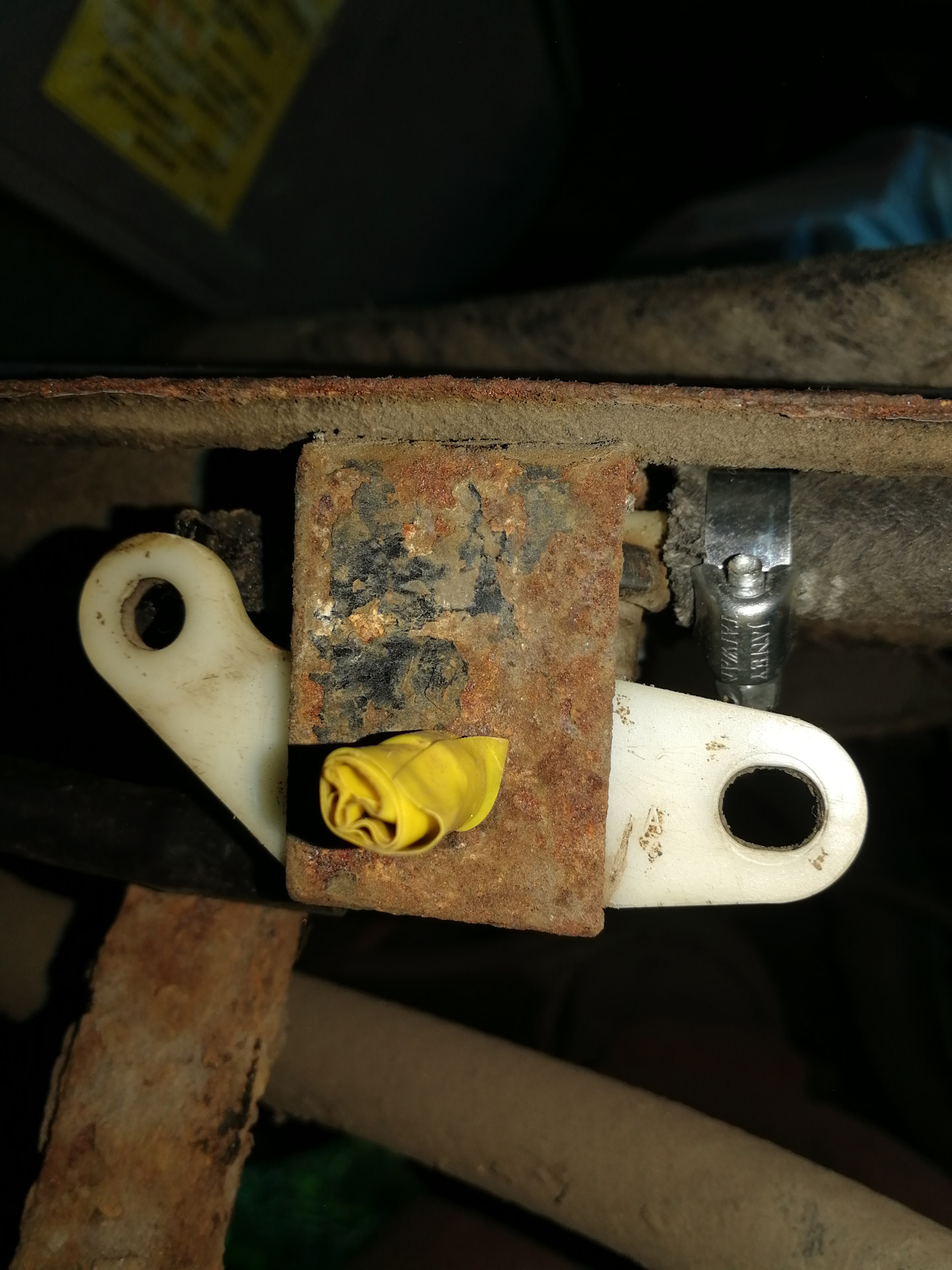 Грязь под капотом — Toyota Camry (XV70), 2,5 л, 2018 года | просто так ...