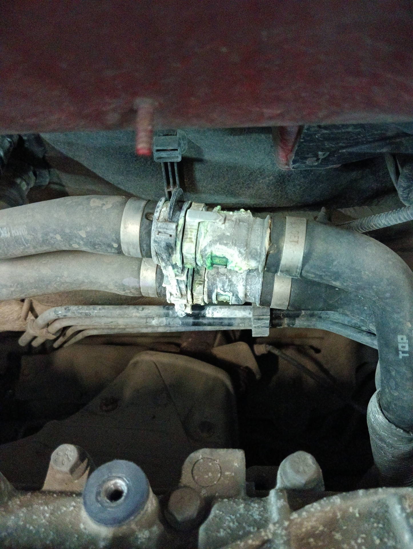 Замена патрубков отопителя — Volvo C30, 2,4 л, 2007 года | визит на ...