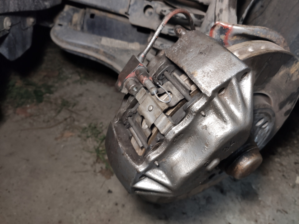 Установил тормоза от E500 W124 — Mercedes-Benz E-Class (W210), 2,2 л ...