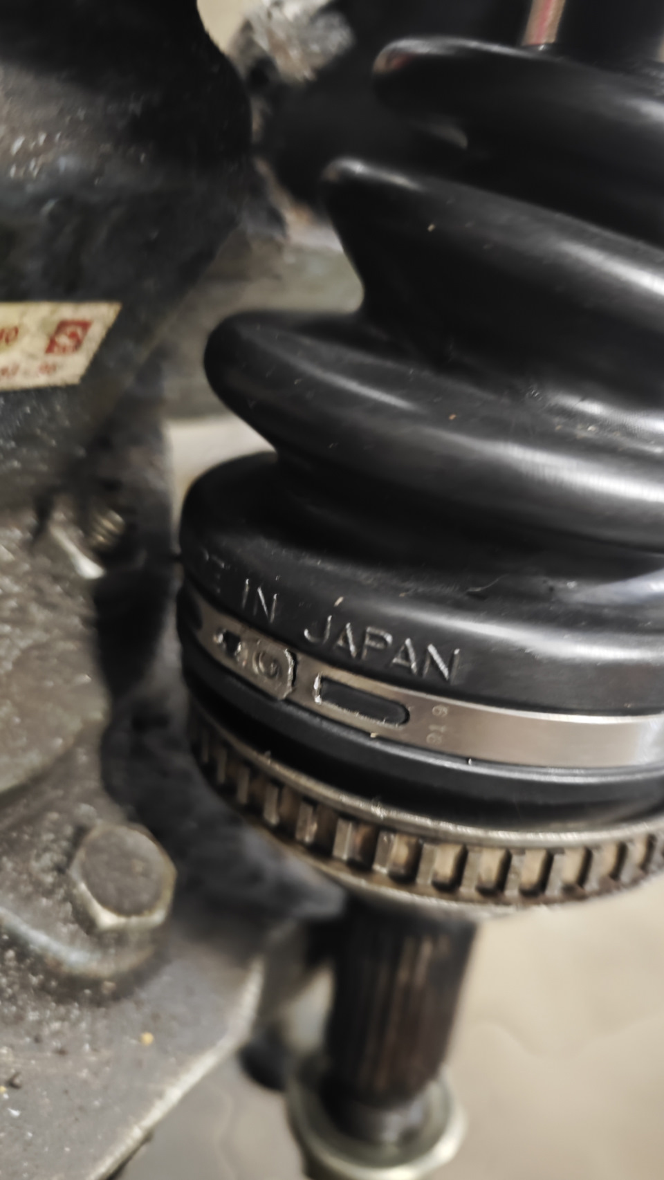 24. Замена привода, пыльников, сальника привода. — Toyota Corolla (100 ...