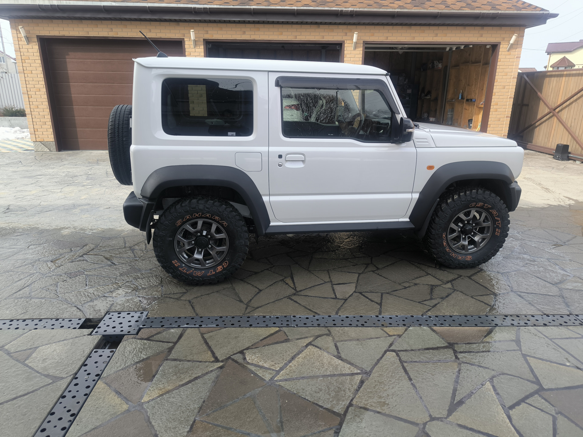 Cst sahara mt2 — Suzuki Jimny (4G), 1,5 л, 2020 года | шины | DRIVE2