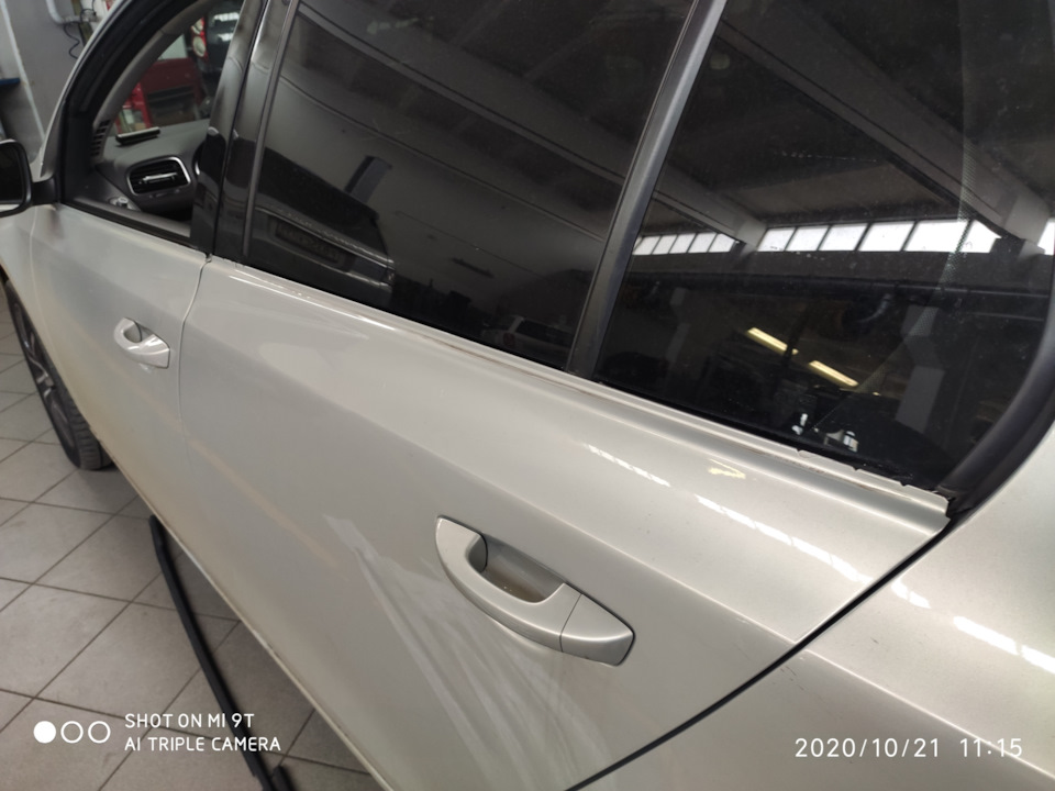 Замена внешних уплотнителей дверей (стекла) — Volkswagen Golf Mk6, 1,6 ...