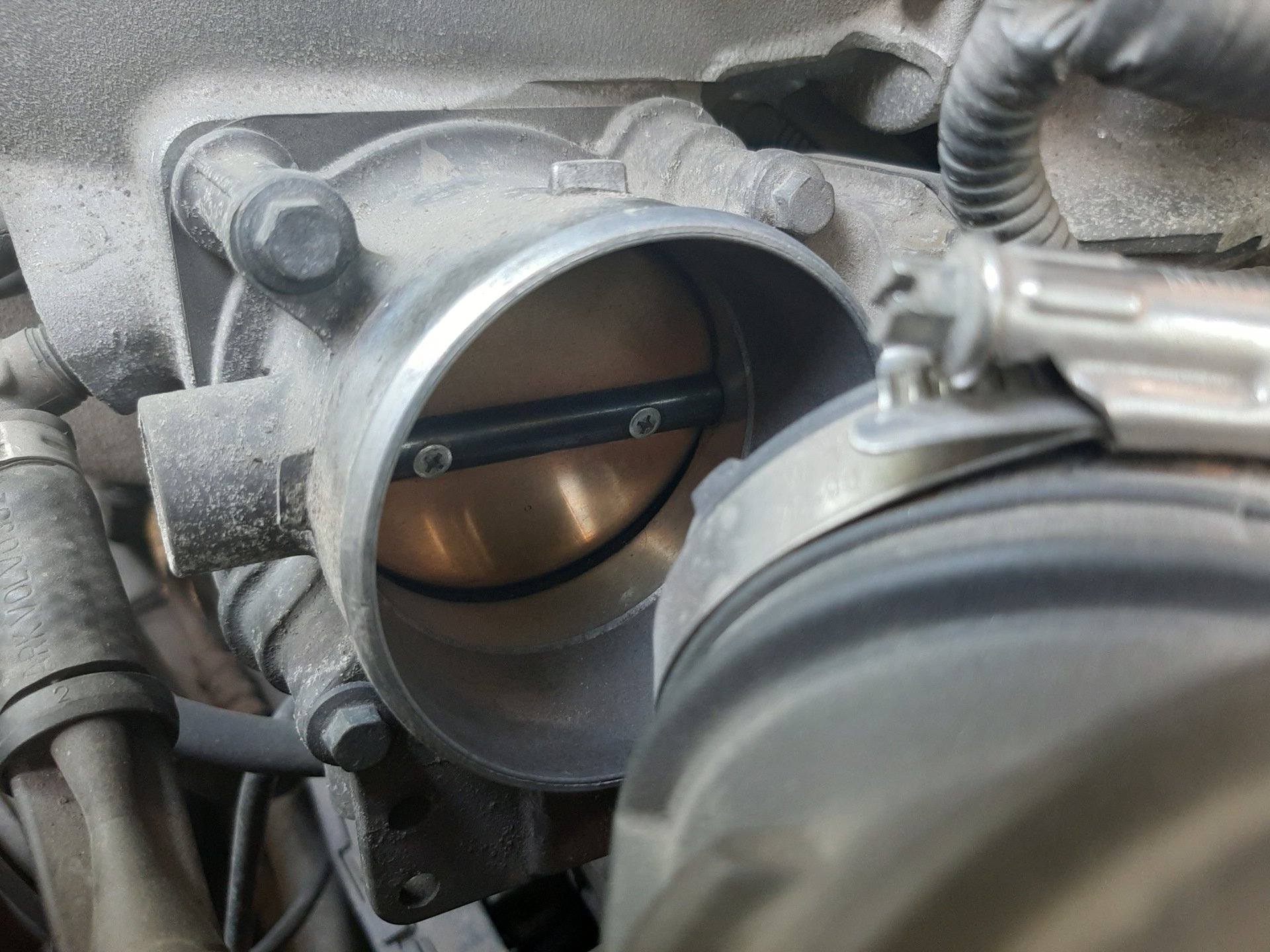 Масло ГУРа, чистка дросселя, масло ДВС. — Volvo S60 (1G), 2,4 л, 2007 ...