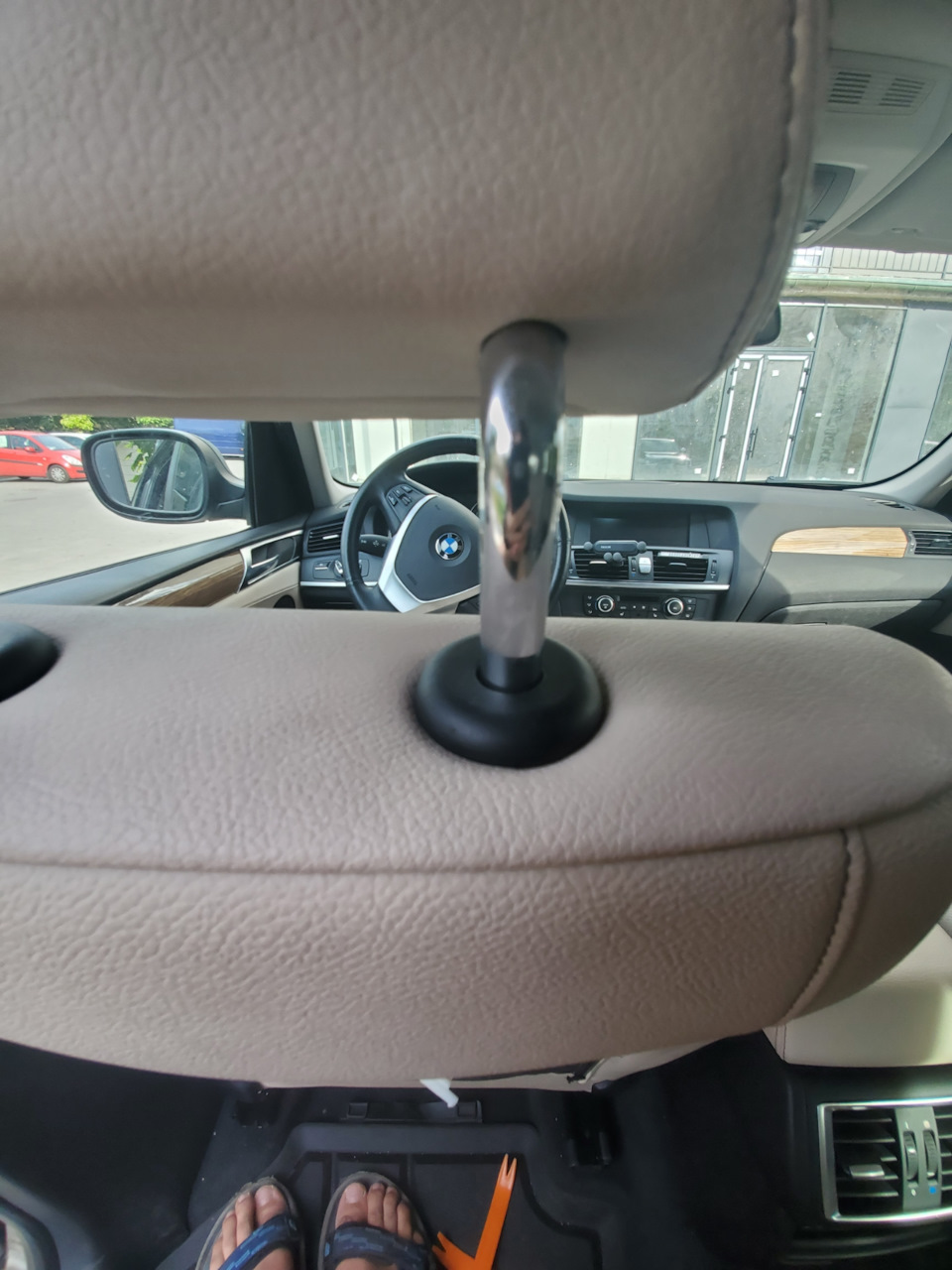 Заміна піропатрона активного підголовника — BMW X3 (F25), 3 л, 2011 ...