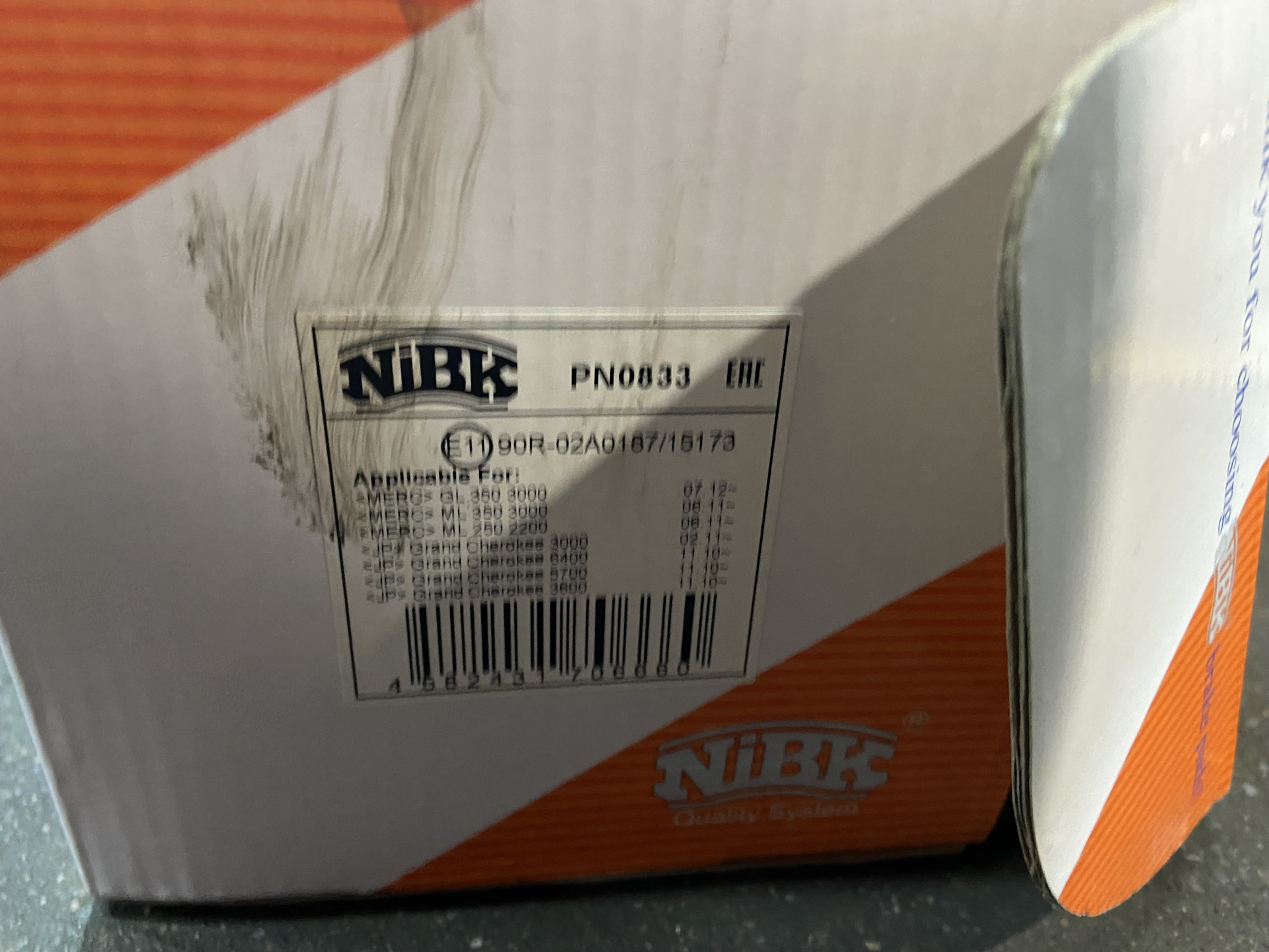 Замена передних тормозных дисков и колодок — Jeep Grand Cherokee (WK2), 3 л, 2013 года | своими ...