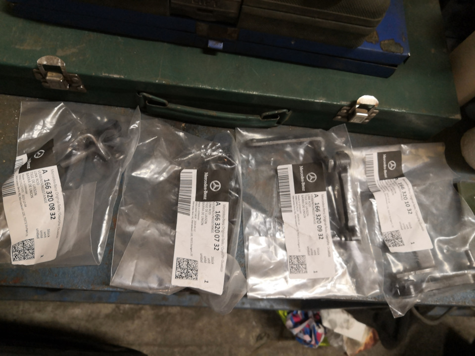 Замена тяг положения кузова ML W166 128т.км — Mercedes-Benz M-Class ...