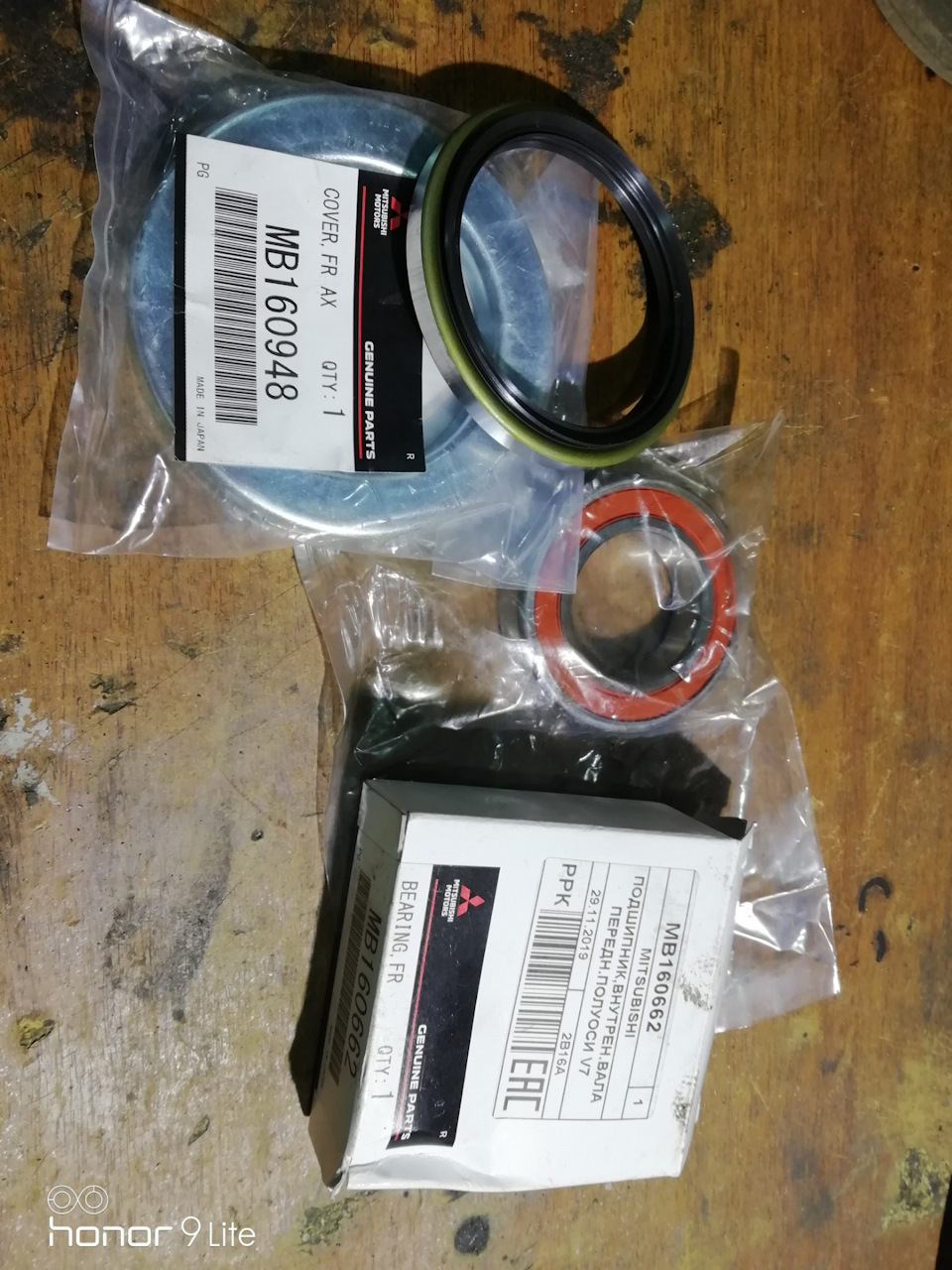 Замена подшипника полуоси передка. — Mitsubishi Pajero (4G), 3,2 л ...