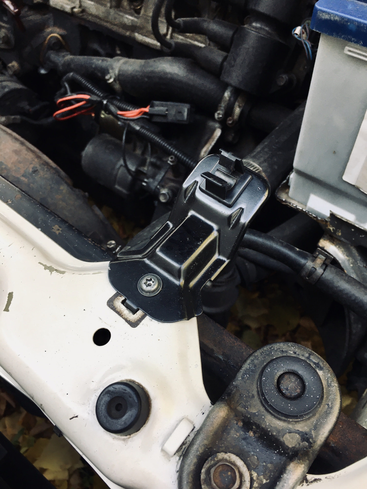 Редкий кронштейн упора капота в сборе или «Деталь #13» — Daewoo Sens, 1 ...