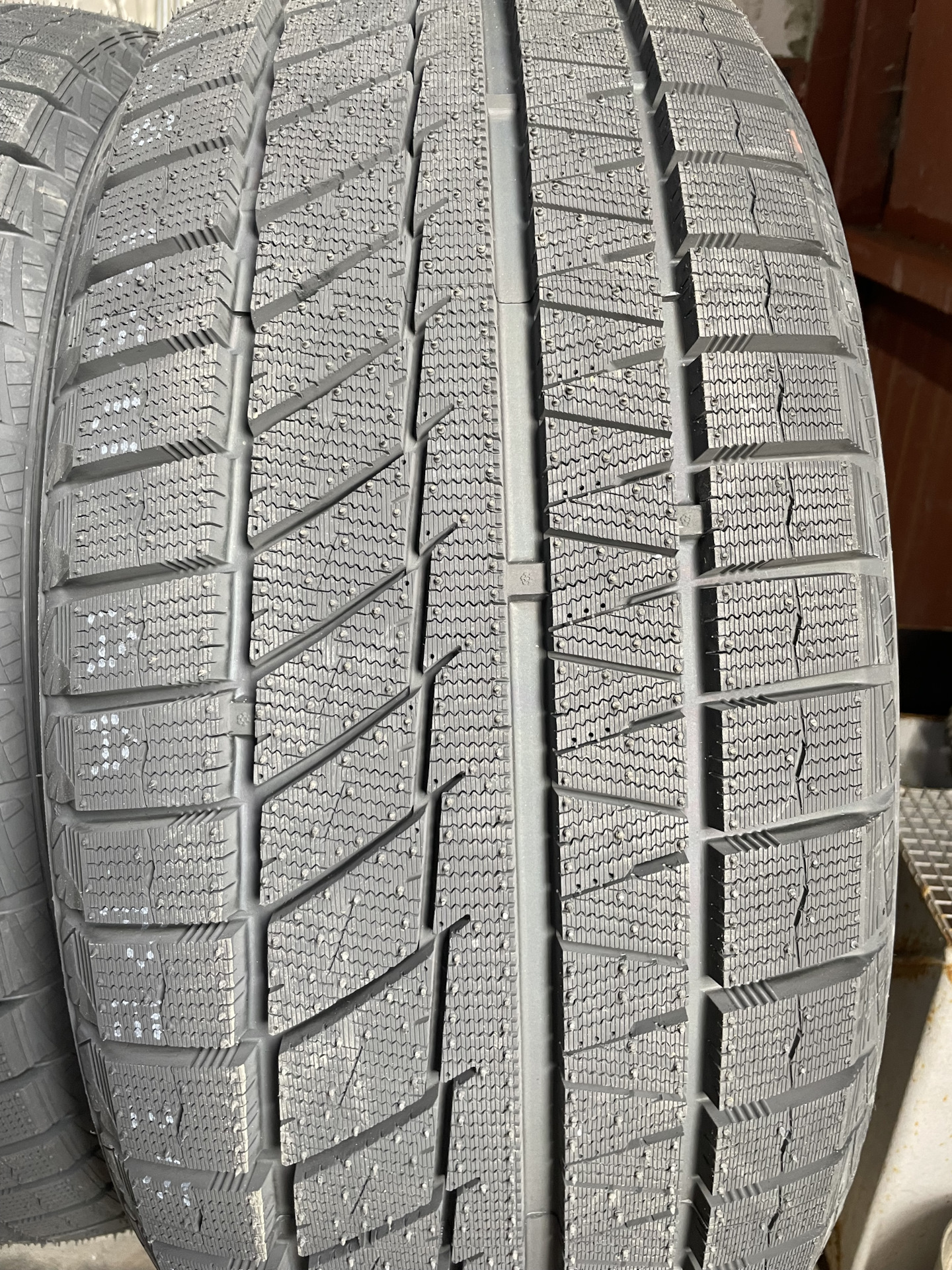 #2. Зимние шины SAILUN Ice Blazer Arctic Evo — BMW X5 (E70), 3,5 л ...