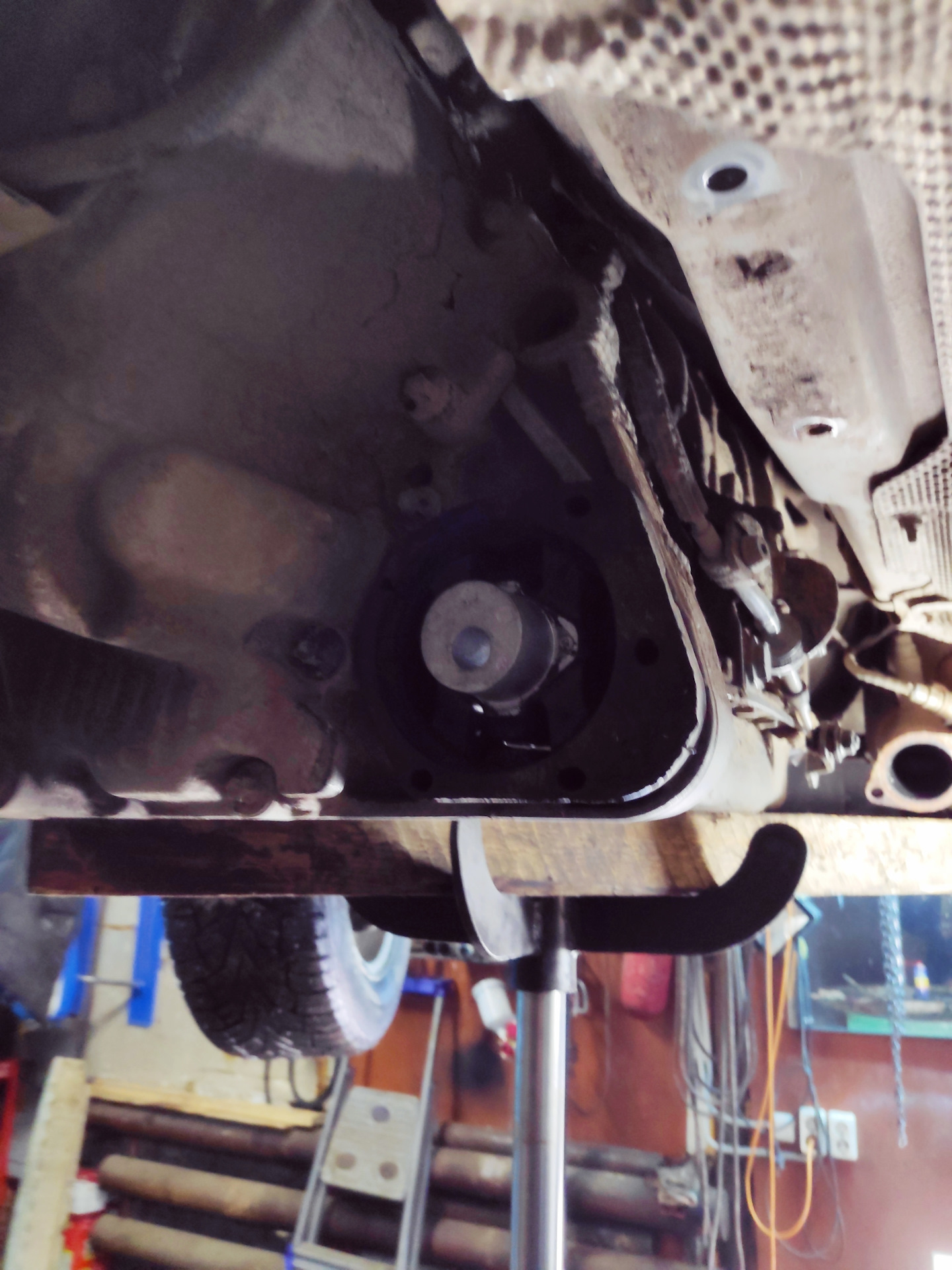 Подвесной подшипник и остальное до кучи — BMW X3 (E83), 2,5 л, 2004 ...