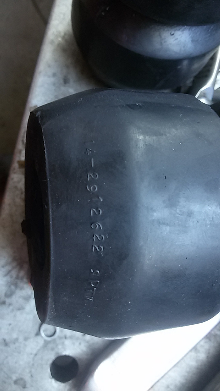 Отбойник рессоры и втулки стабилизаторов NV200" スプリングブレーカーとスタビライザーブッシング ...