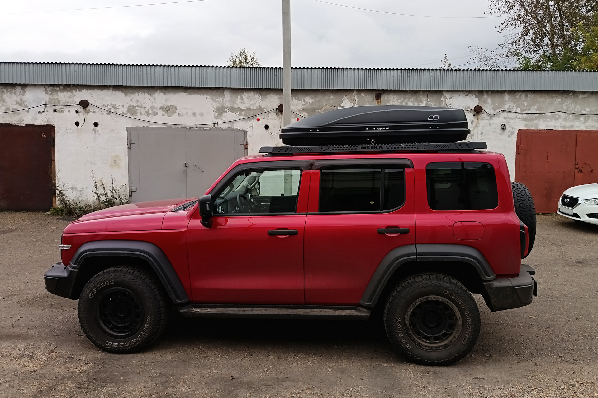 Автобокс Magnum 390 на экспедиционный багажник Meika Off-road G1 для ...