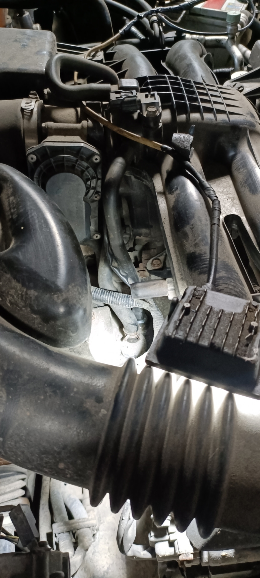 Замена клапана ВКГ или PCV — Subaru Forester (SH), 2 л, 2012 года ...