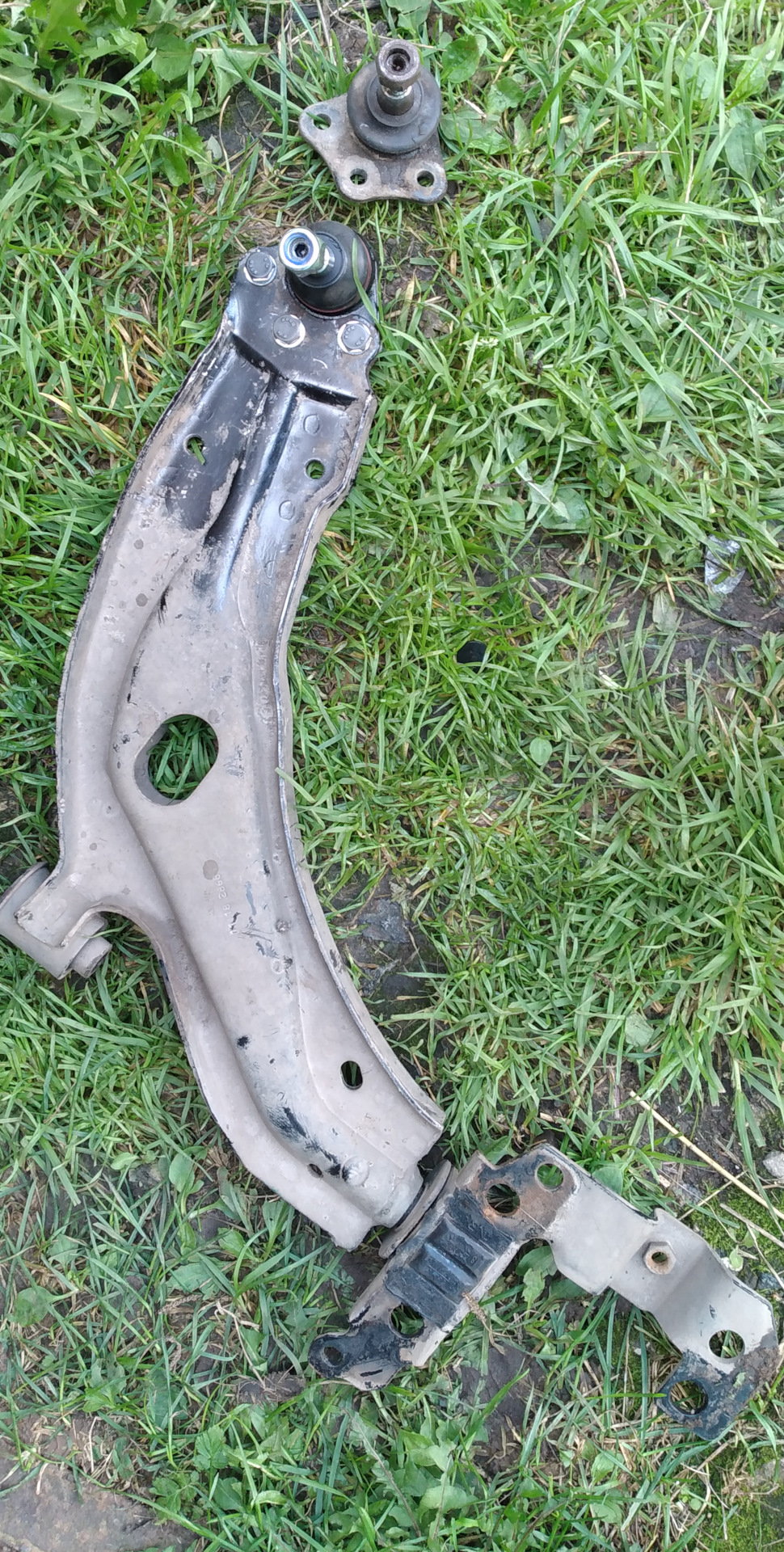 Замена шаровой опоры. — FIAT Albea, 1,4 л, 2008 года | своими руками ...