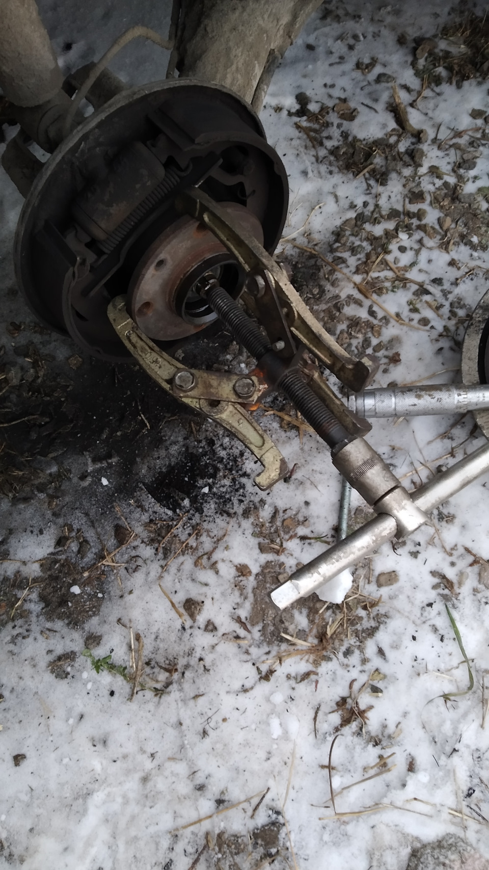 Подшипник задней ступицы — Lada Приора хэтчбек, 1,6 л, 2013 года ...