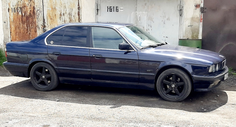 Диски R17, немного выхлоп и покраска двери. — BMW 5 series (E34), 2,5 л ...