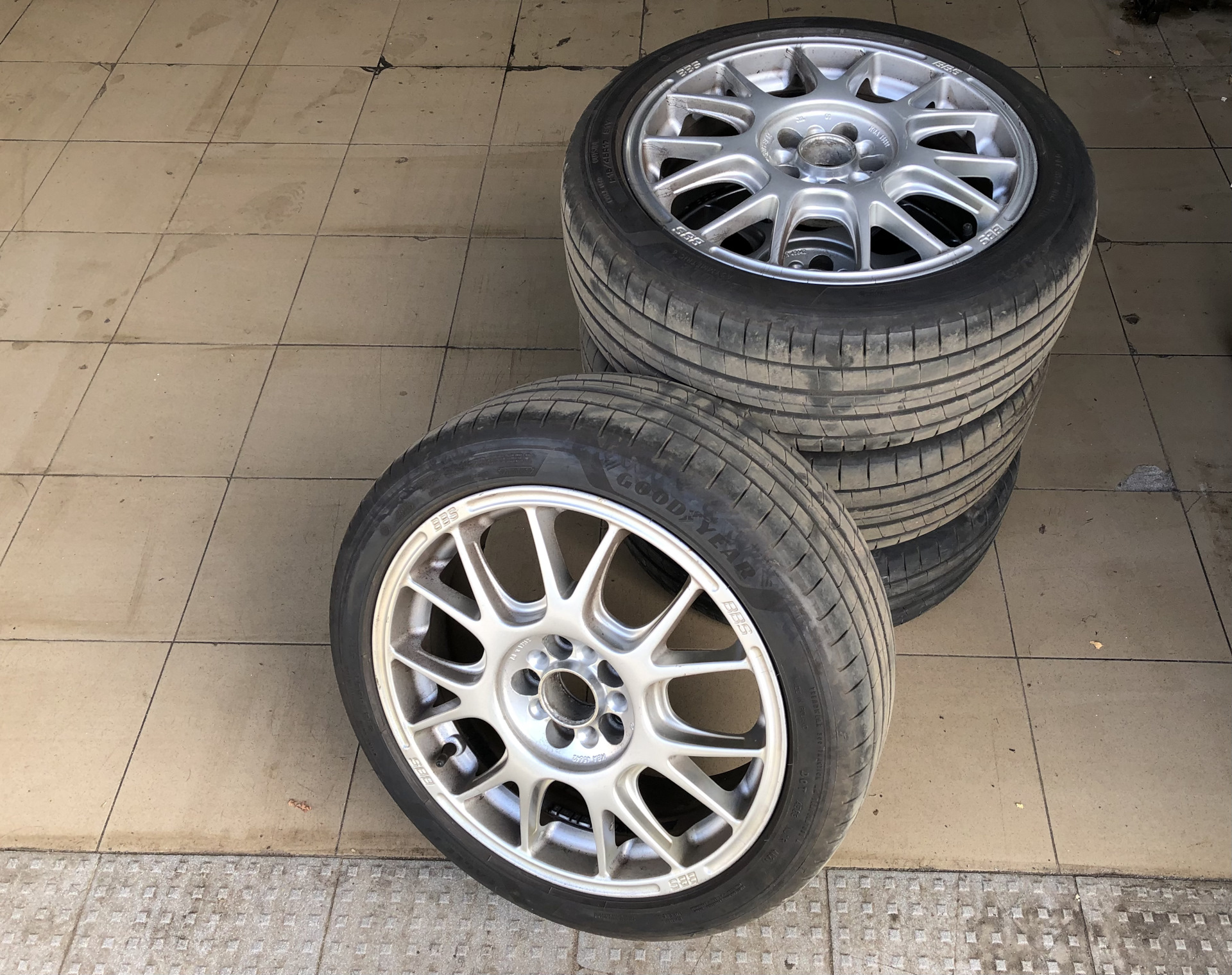 Летний комплект BBS RF315 (7J*17 ET42 5x108) на резине Goodyear Eagle F1 Asymmetric 6 (215/45 ...