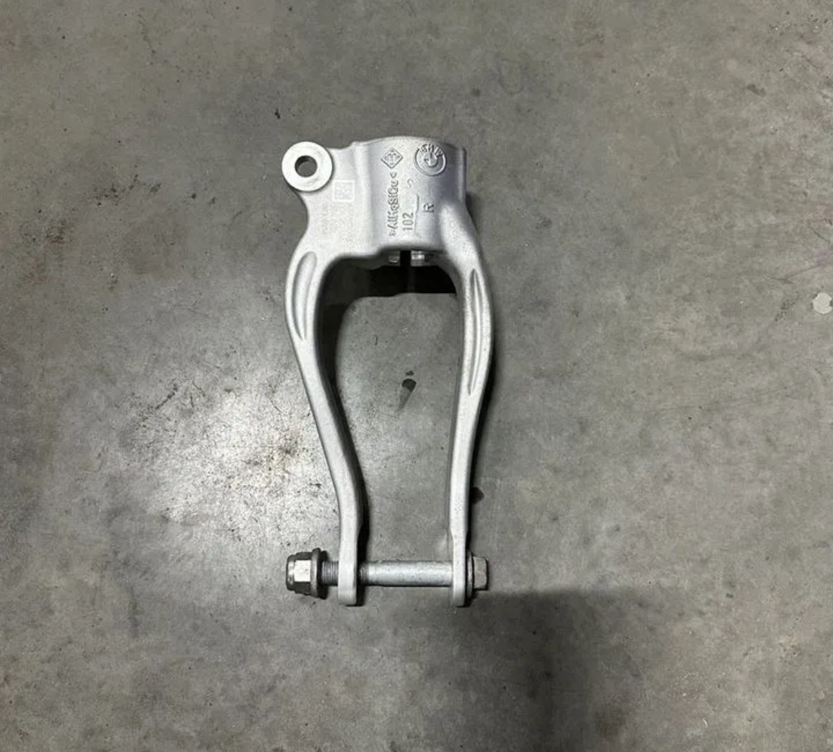 Хруст при повороте руля — BMW 5 series (G30), 2 л, 2020 года | поломка ...