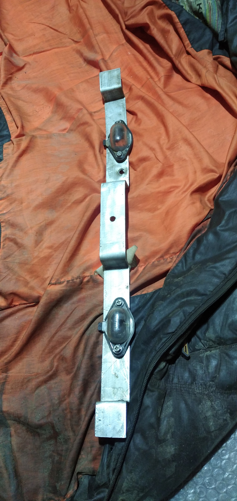 Подсветка номера — Nissan Almera Classic (B10), 1,6 л., 2008 года ...