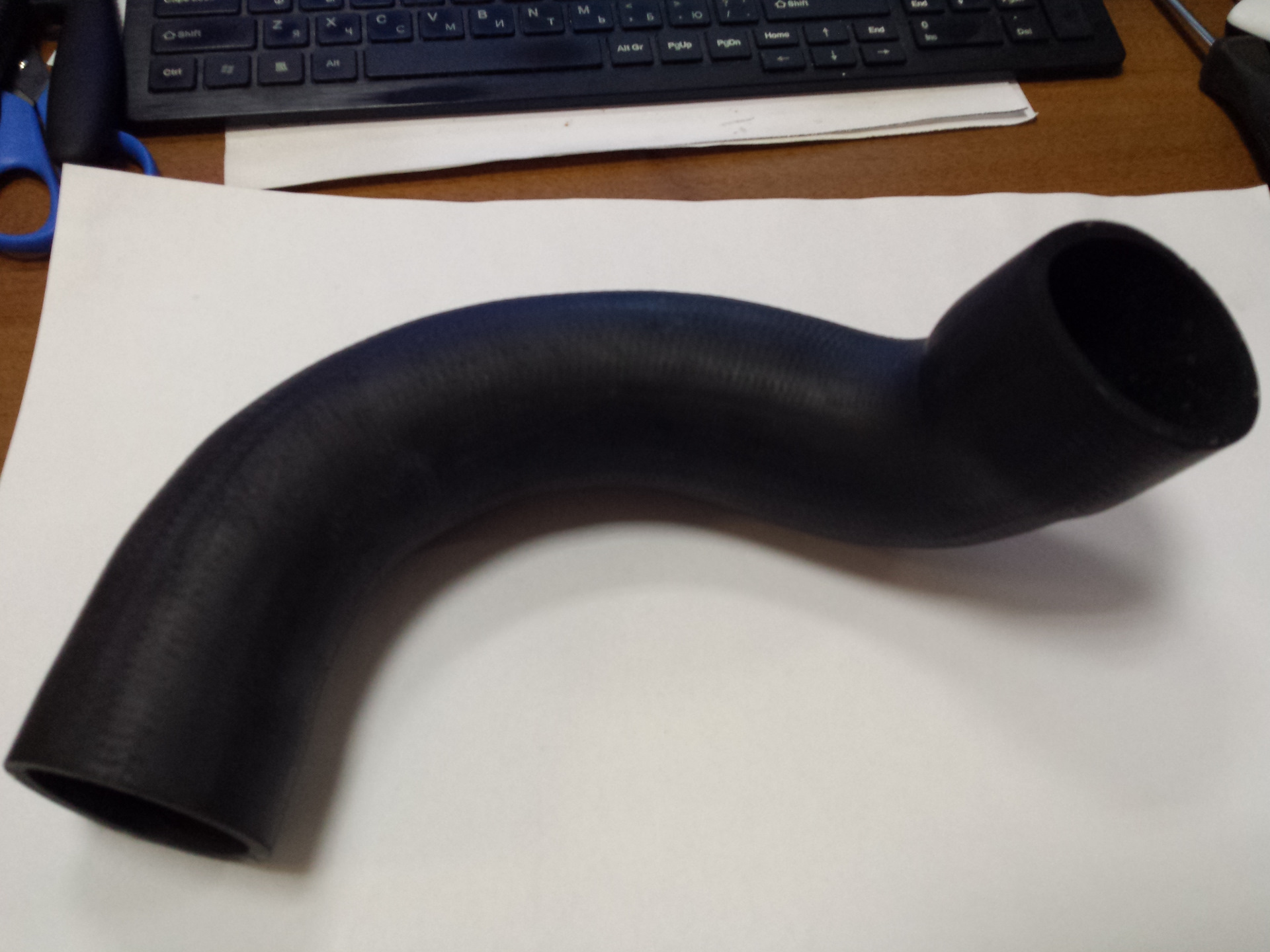 Заменил патрубок интеркулера 31261369. — Volvo XC90 (1G), 2,5 л, 2013 ...