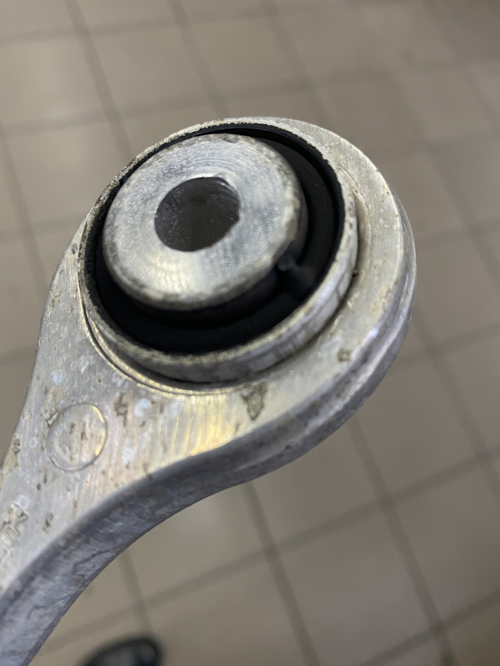 4M0411317 Тяга переднего стабилизатора / AUDI A4, A5, A6, Q5 08~ VAG ...