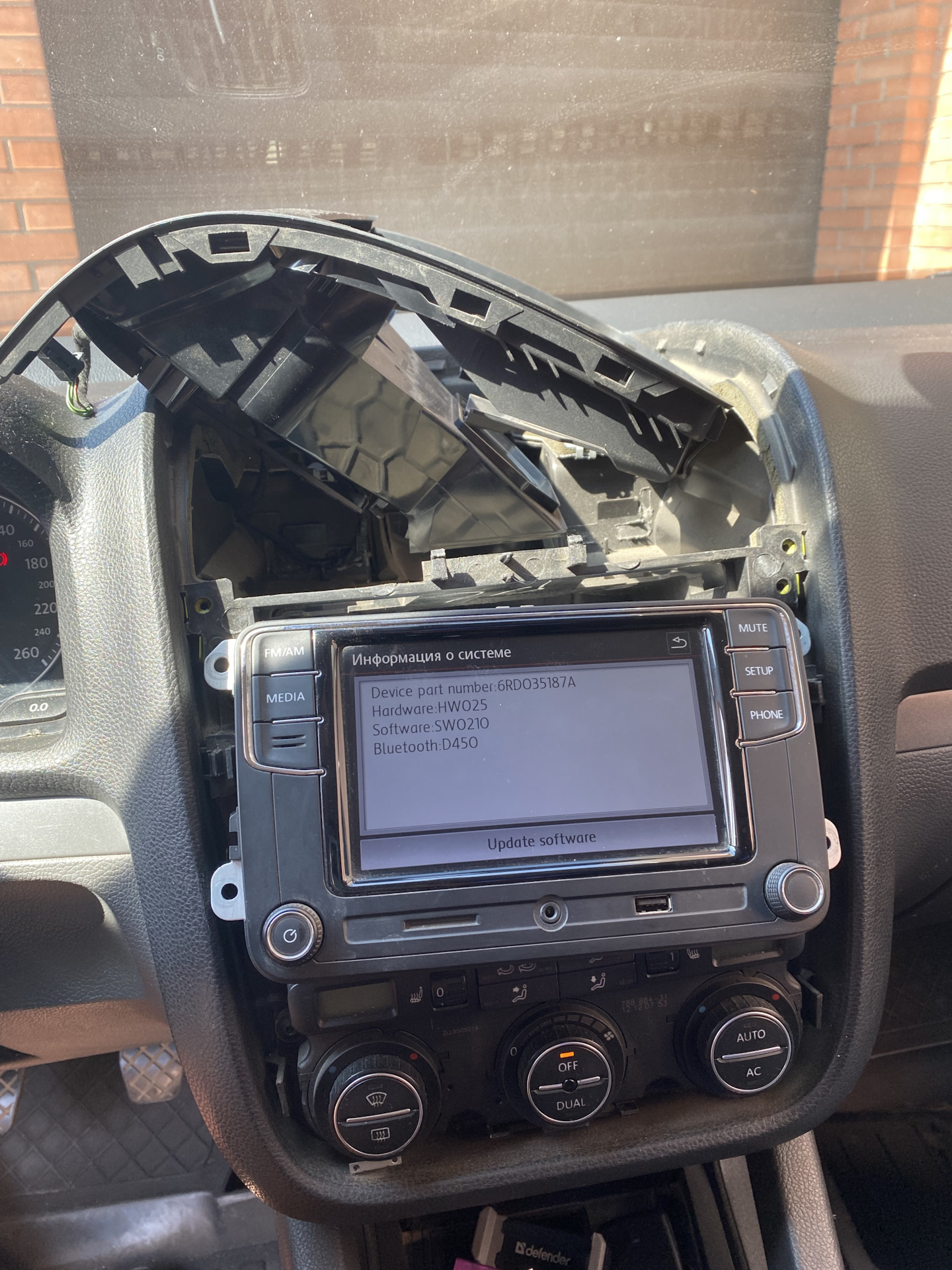 Установка магнитолы rcd 330 desay — Volkswagen Jetta V, 1,9 л, 2008 ...