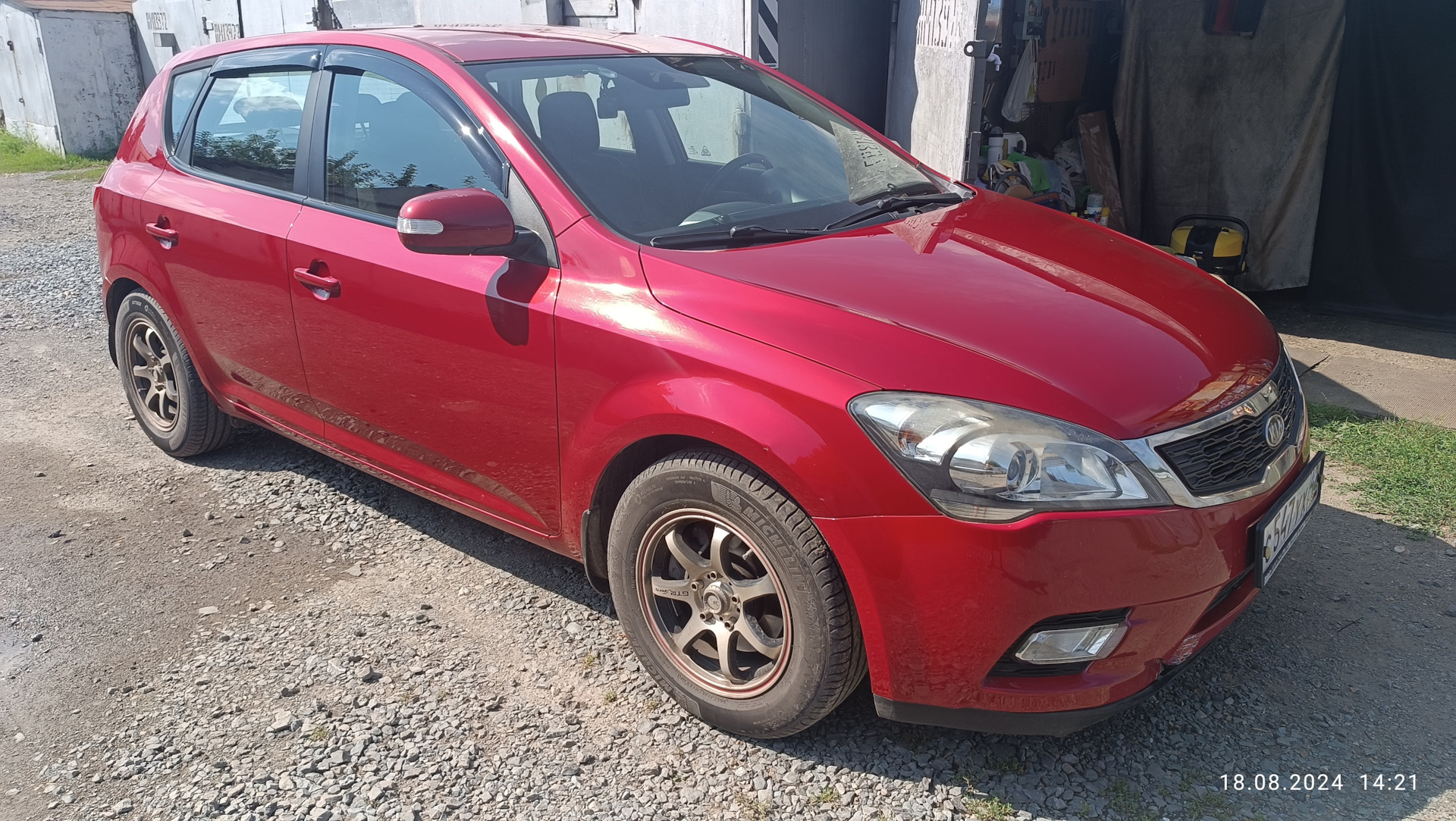 Замена дефлекторов на боковых окнах — KIA Ceed (1G), 1,6 л, 2010 года | своими руками | DRIVE2