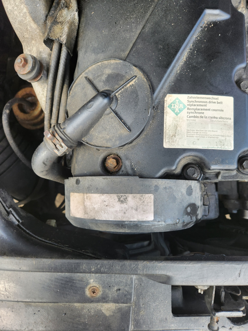 Замена мембраны клапана вкг — Audi A6 (C5), 1,9 л, 2002 года | поломка ...