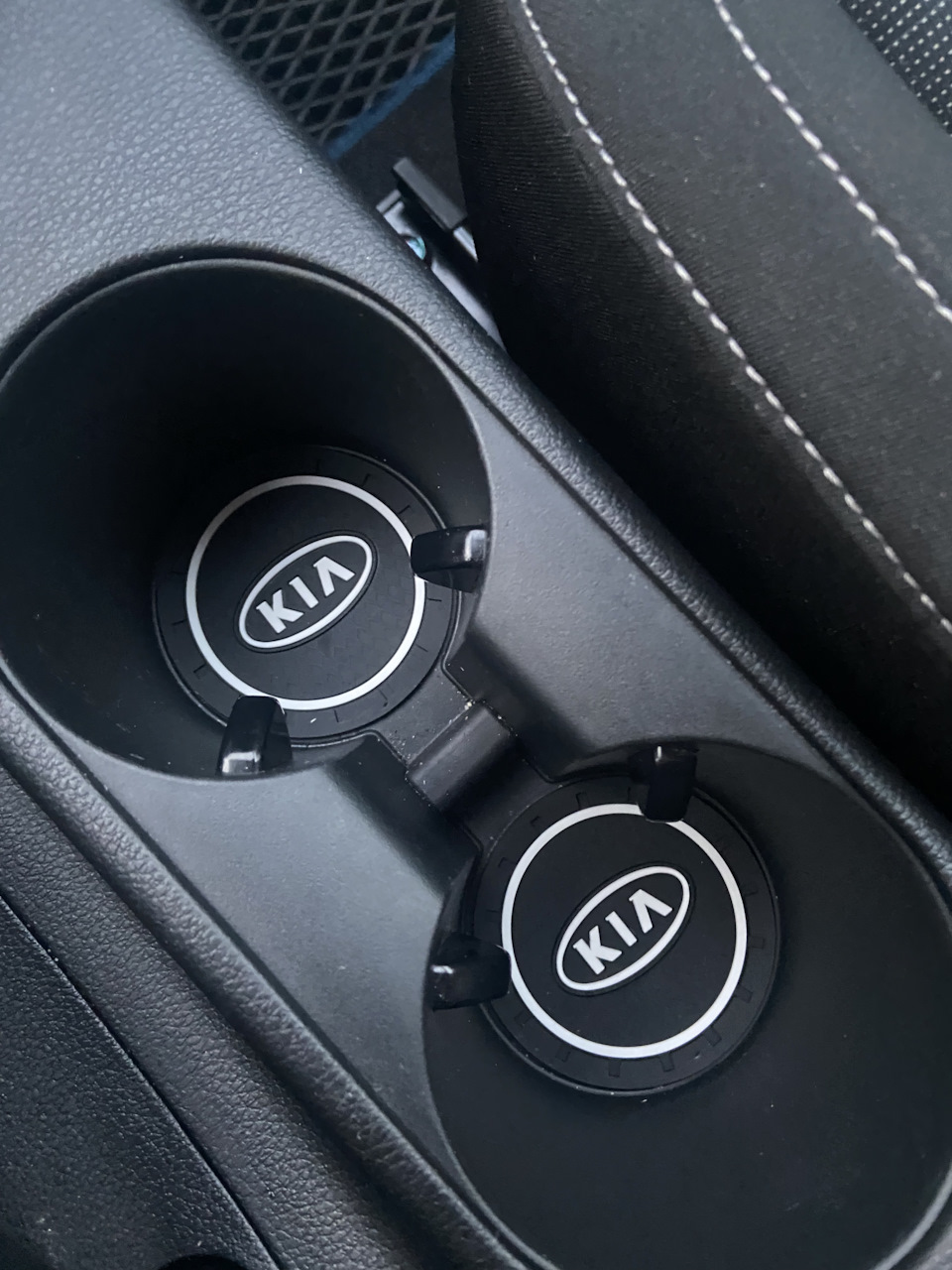 Силиконовая подставка — KIA Cerato (4G), 2 л, 2021 года | аксессуары ...
