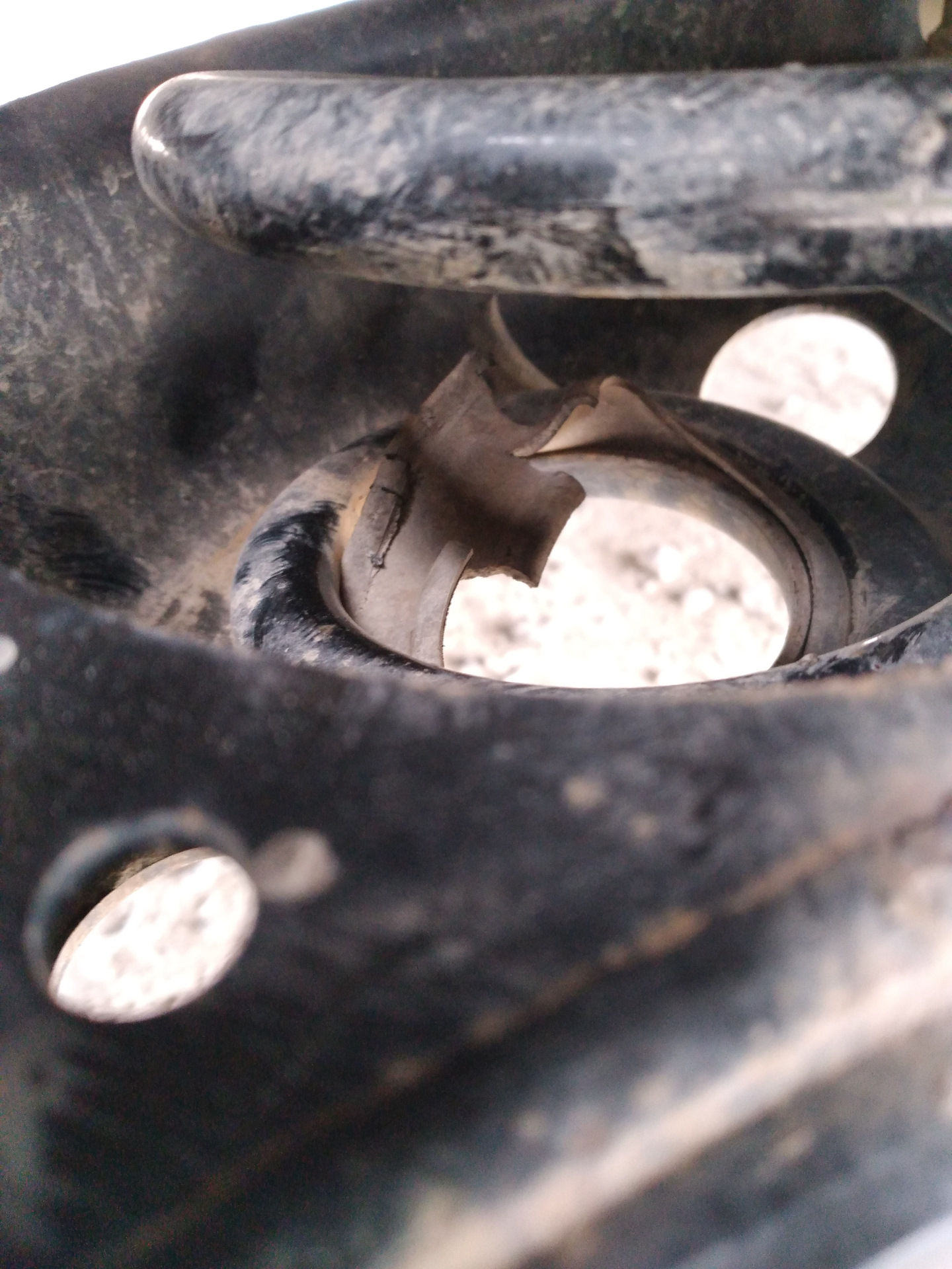 Задняя подвеска — Toyota RAV4 (IV), 2,5 л, 2017 года | запчасти | DRIVE2