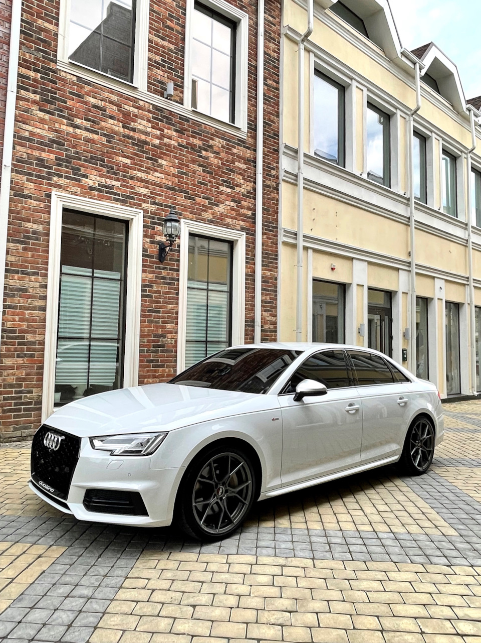 Немного весны 🙃 — Audi A4 (B9), 2 л, 2017 года | фотография | DRIVE2