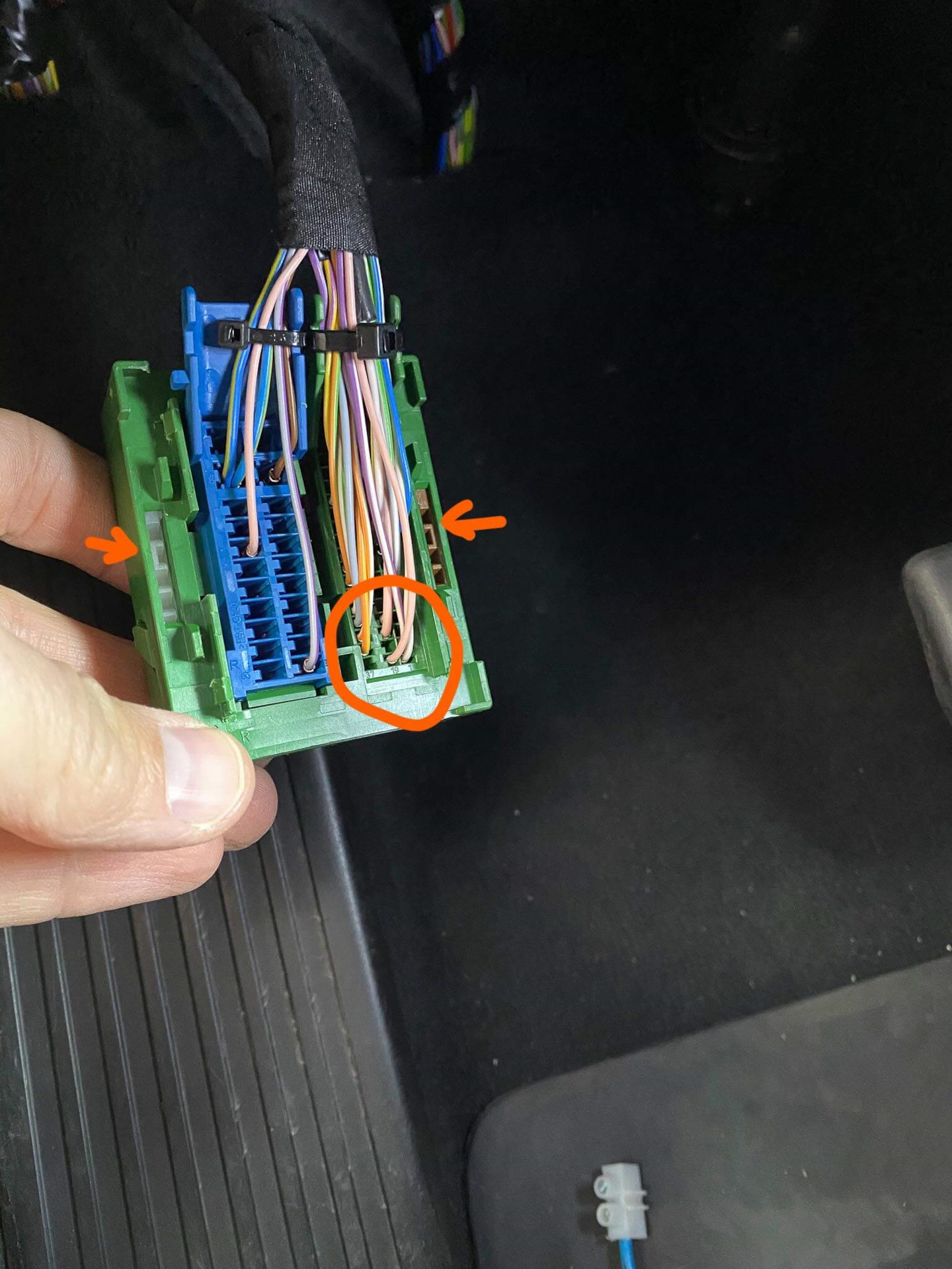 Дополнительный дальний свет — Volvo раллийный авто — Volvo V60 Cross ...