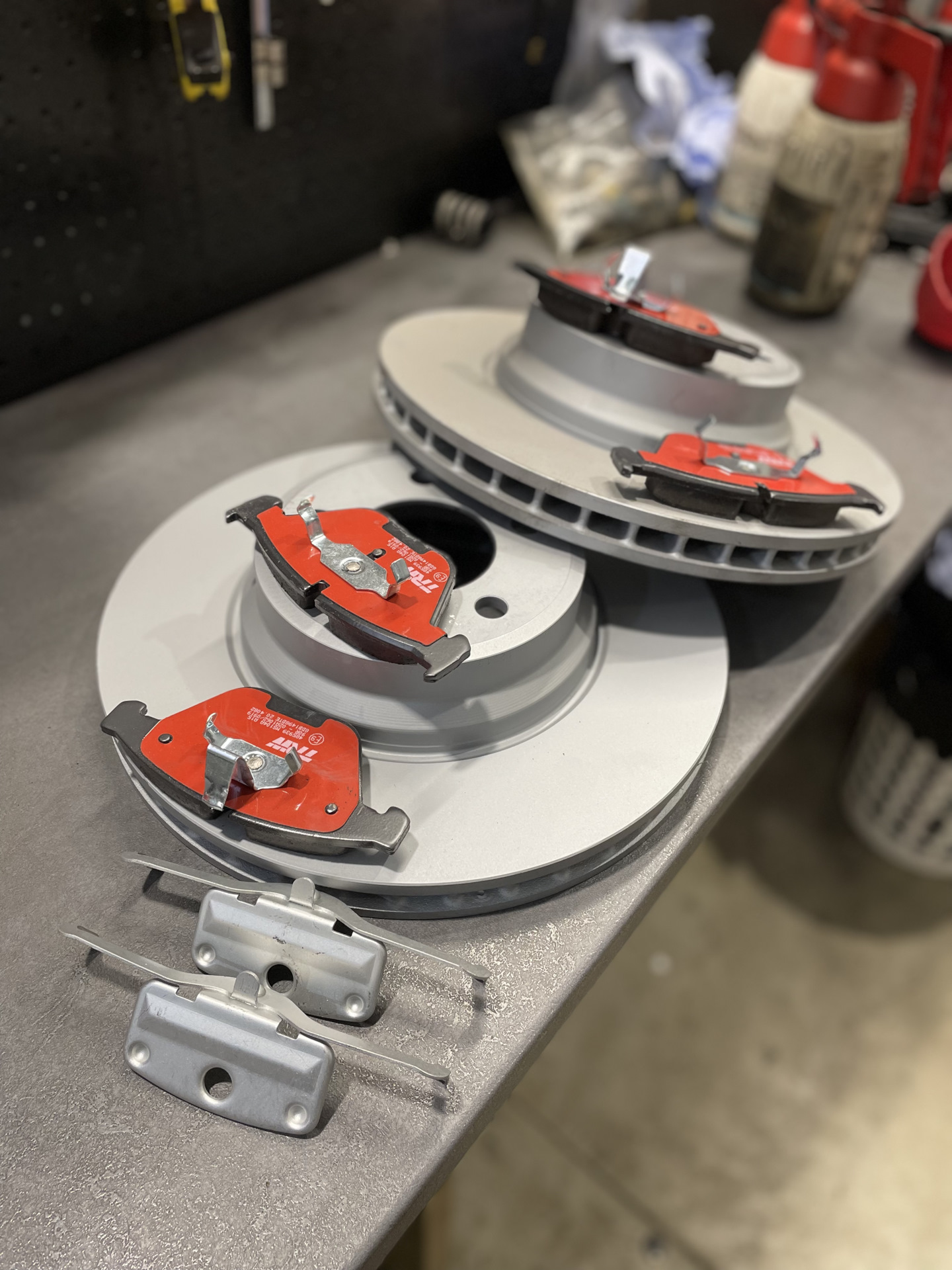 Дошли руки до тормозов. — BMW 7 series (E65/E66), 3 л., 2007 года | своими руками | DRIVE2