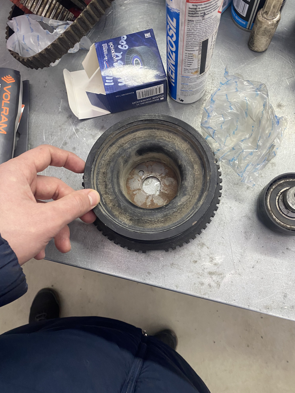 8200908180 Натяжной ролик ремня привода грм RENAULT | Запчасти на DRIVE2