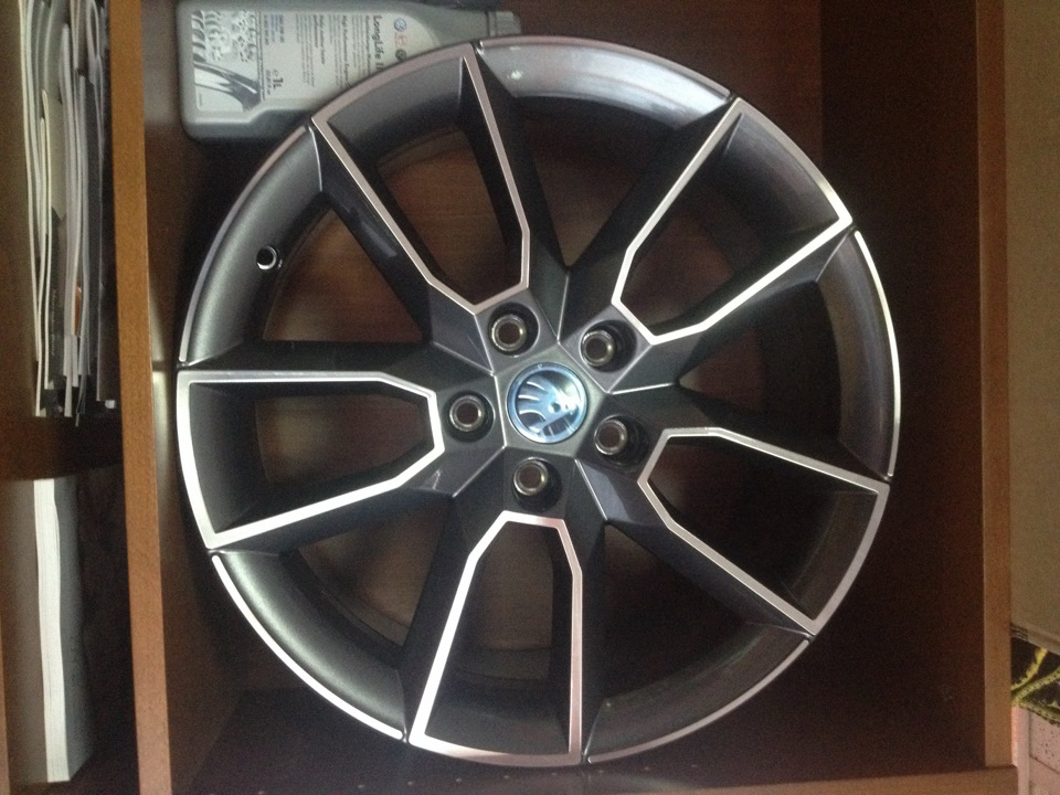 Выбор дисков Skoda R18 — Skoda Octavia A7 Mk3, 1,8 л, 2014 года ...