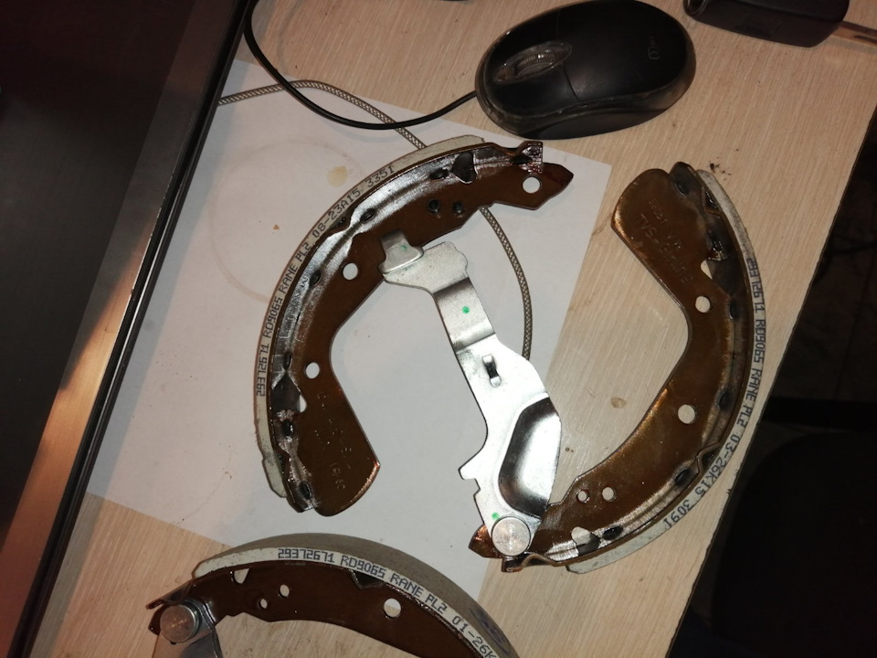 6RU698525 Колодка тормозная с накладкой VAG | Запчасти на DRIVE2