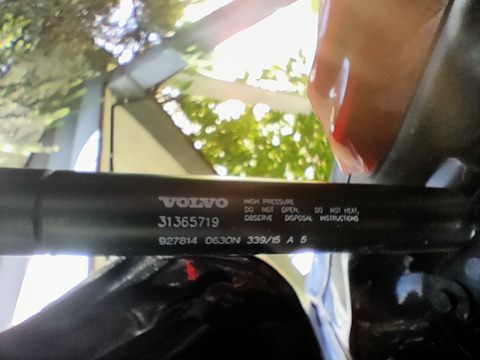 31365719 Газовая пружина, крышка багажник Volvo | Запчасти на DRIVE2