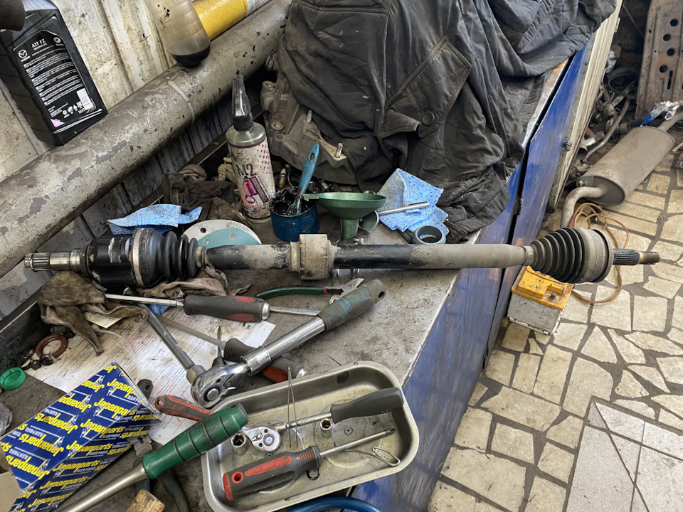Замена сальника привода — Toyota Corolla (140/150), 1,6 л, 2012 года ...