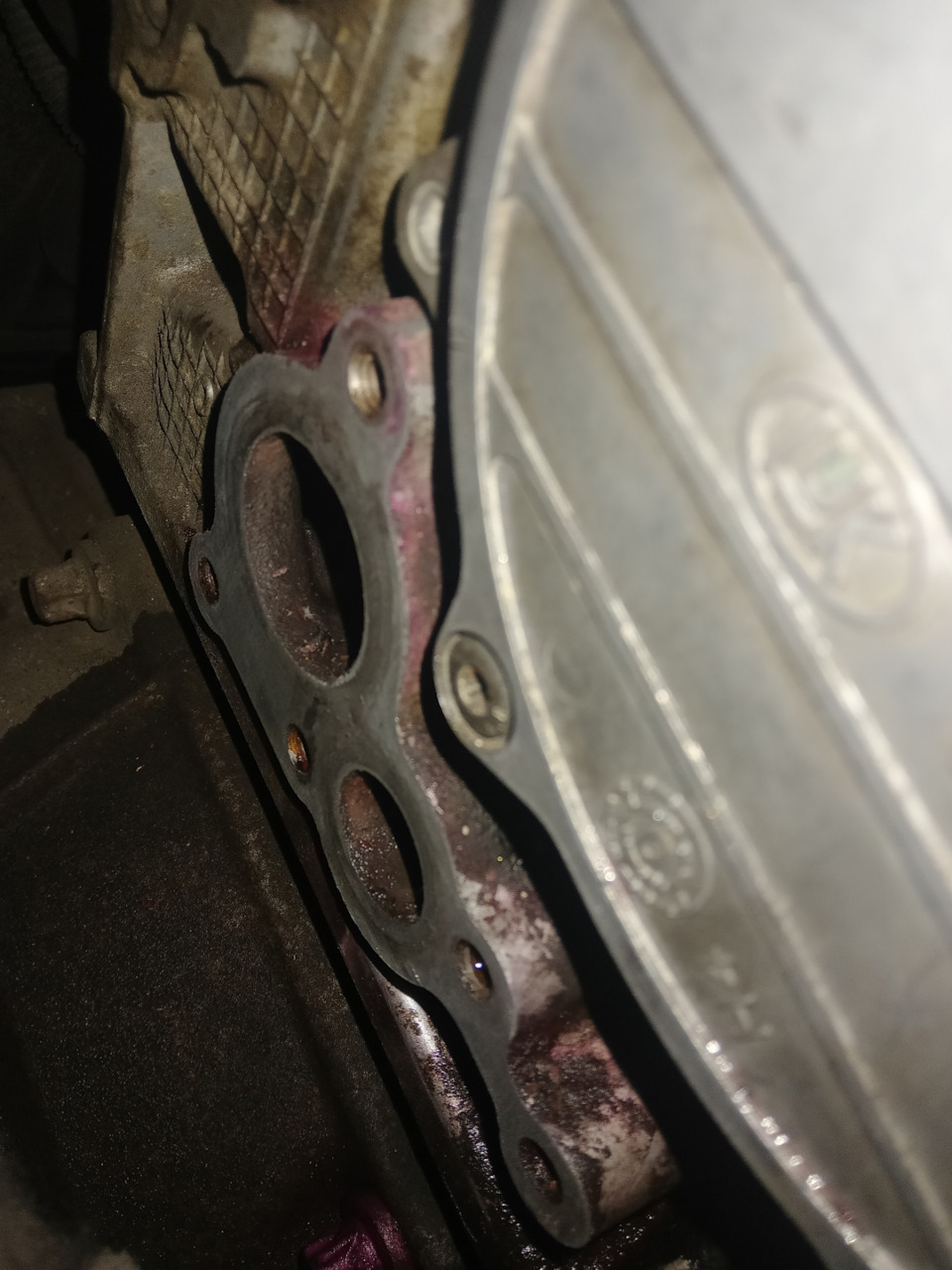 Течь антифриза, замена прокладки — BMW 3 series (E46), 2 л, 2002 года ...