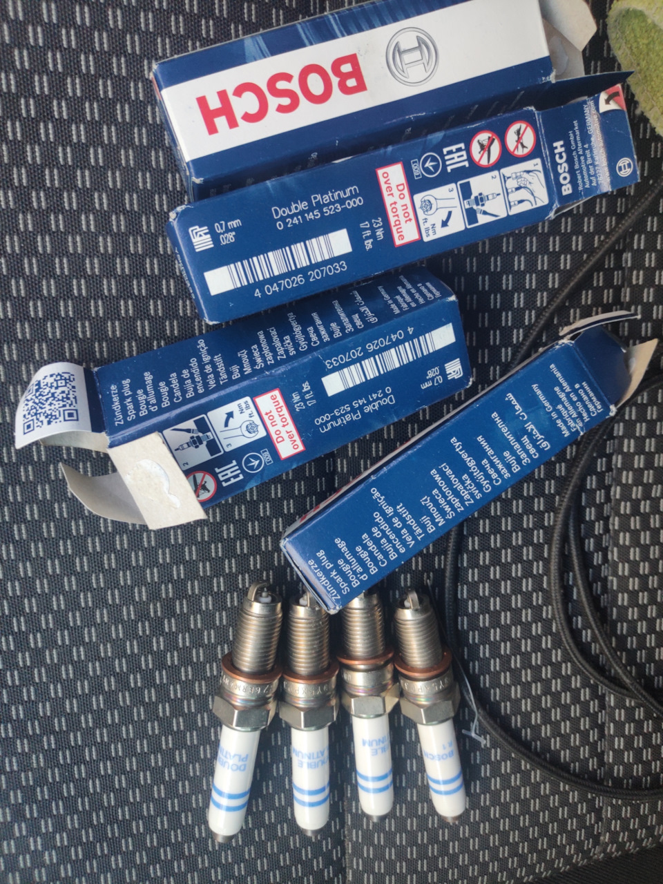 0241145523 СВЕЧА ЗАЖИГАНИЯ Y5KPP332 (0.7), 1ШТ BOSCH | Запчасти на DRIVE2