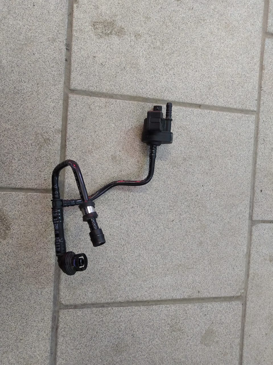 Обслуживание топливной системы — Audi A4 (B8), 2 л, 2011 года | визит ...